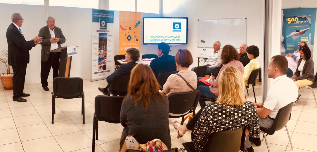 Signature de la convention de partenariat UPV/CAVEM | Var Entreprises